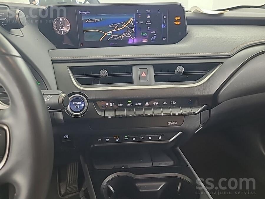 Zaļš Lexus UX 300e 2021 Rīga, ar dzinēja tilpumu 0.00 L un nobraukumu 96 tūkst. km par 25990 €, foto 9 vietnē AUTOMOTO.COM.LV