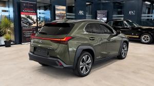 Green Lexus UX 300e 2023 in Riga, with an engine capacity of 0.00 L and mileage of 96 thousand km for 25990 €, photo 3 on AUTOMOTO.COM.LV