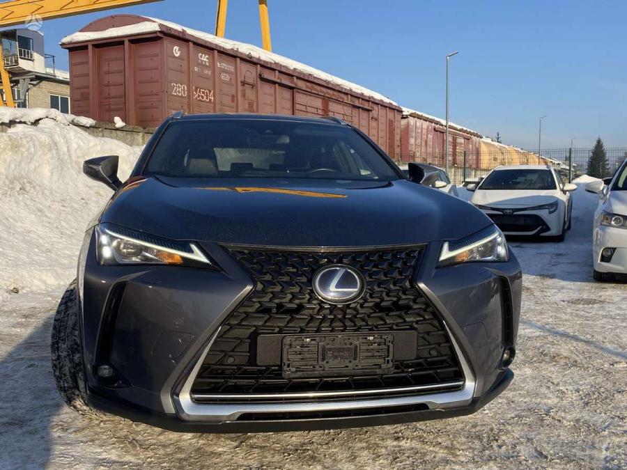 Grey Lexus UX 300e 2022 in Vilnius, with an engine capacity of 0.00 L and mileage of 23 thousand km for 23700 €, photo 3 on AUTOMOTO.COM.LV