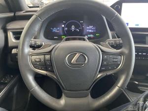 Pelēks Lexus UX 300e 2024 Viļņa, ar dzinēja tilpumu 0.00 L un nobraukumu 22 tūkst. km par 29040 €, foto 10 vietnē AUTOMOTO.COM.LV