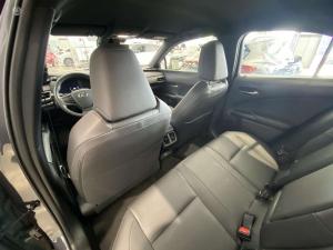 Pelēks Lexus UX 300e 2024 Viļņa, ar dzinēja tilpumu 0.00 L un nobraukumu 22 tūkst. km par 29040 €, foto 12 vietnē AUTOMOTO.COM.LV