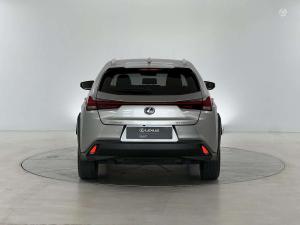Grey Lexus UX 300e 2022 in Vilnius, with an engine capacity of 0.00 L and mileage of 31 thousand km for 29900 €, photo 5 on AUTOMOTO.COM.LV