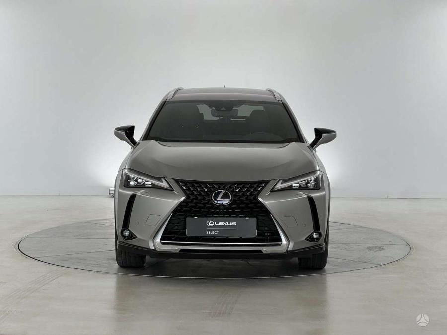 Grey Lexus UX 300e 2022 in Vilnius, with an engine capacity of 0.00 L and mileage of 31 thousand km for 29900 €, photo 6 on AUTOMOTO.COM.LV