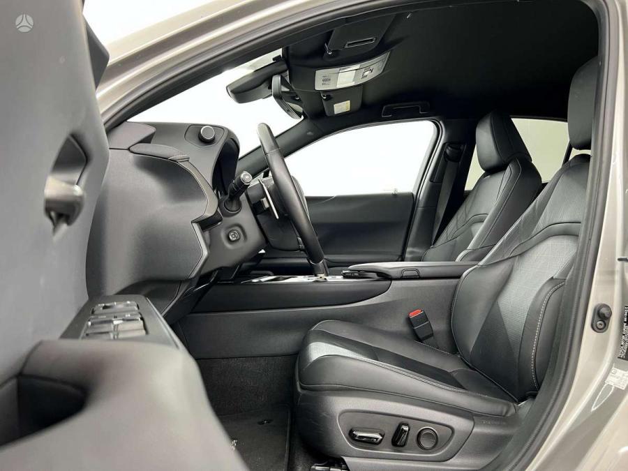 Grey Lexus UX 300e 2022 in Vilnius, with an engine capacity of 0.00 L and mileage of 31 thousand km for 29900 €, photo 12 on AUTOMOTO.COM.LV