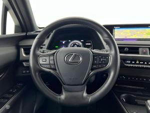 Grey Lexus UX 300e 2022 in Vilnius, with an engine capacity of 0.00 L and mileage of 31 thousand km for 29900 €, photo 13 on AUTOMOTO.COM.LV