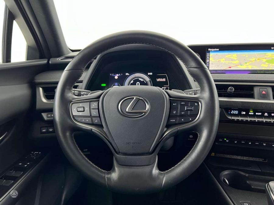 Grey Lexus UX 300e 2022 in Vilnius, with an engine capacity of 0.00 L and mileage of 31 thousand km for 29900 €, photo 13 on AUTOMOTO.COM.LV