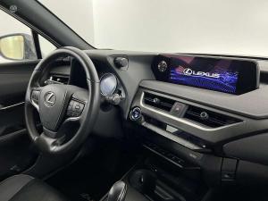 Grey Lexus UX 300e 2022 in Vilnius, with an engine capacity of 0.00 L and mileage of 31 thousand km for 29900 €, photo 15 on AUTOMOTO.COM.LV