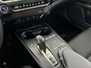 Grey Lexus UX 300e 2022 in Vilnius, with an engine capacity of 0.00 L and mileage of 31 thousand km for 29900 €, photo 24 on AUTOMOTO.COM.LV