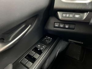 Grey Lexus UX 300e 2022 in Vilnius, with an engine capacity of 0.00 L and mileage of 31 thousand km for 29900 €, photo 25 on AUTOMOTO.COM.LV