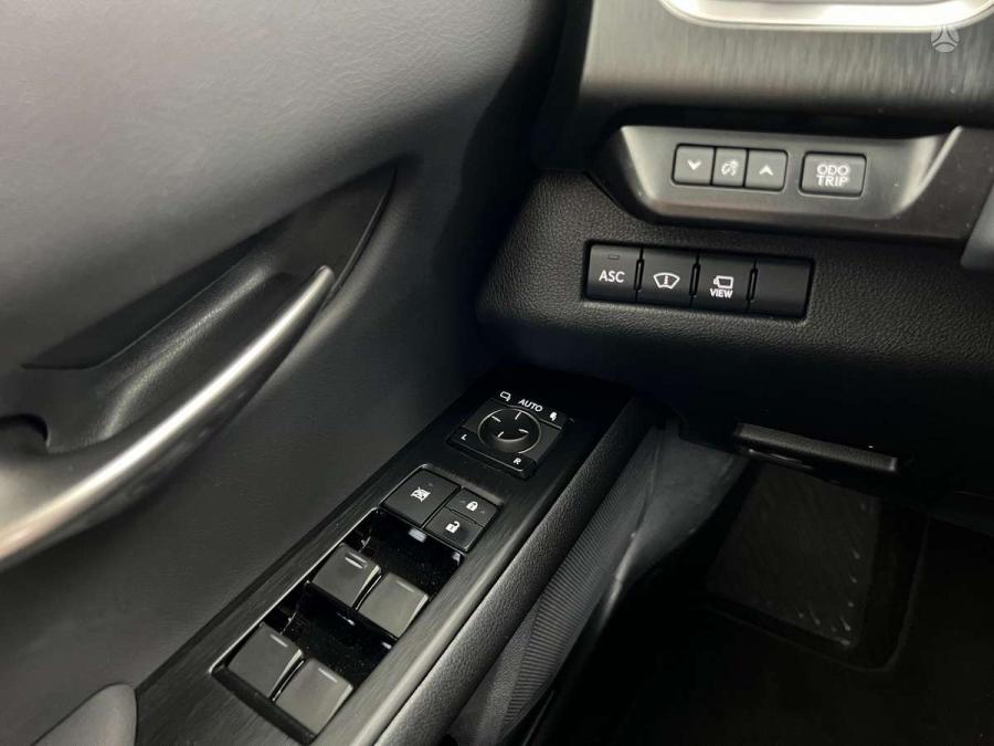 Grey Lexus UX 300e 2022 in Vilnius, with an engine capacity of 0.00 L and mileage of 31 thousand km for 29900 €, photo 25 on AUTOMOTO.COM.LV