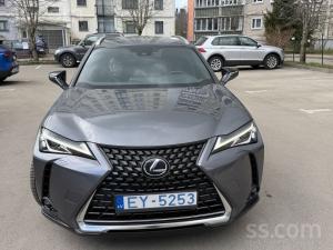 Pelēks Lexus UX 300e 2022 Rīga, ar dzinēja tilpumu 0.00 L un nobraukumu 22 tūkst. km par 25500 €, foto 5 vietnē AUTOMOTO.COM.LV