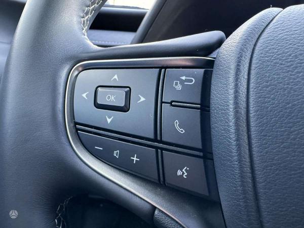 Oranžs Lexus UX 300e 2020 Kauņa, ar dzinēja tilpumu 0.00 L un nobraukumu 126 tūkst. km par 18900 €, foto 11 vietnē AUTOMOTO.COM.LV