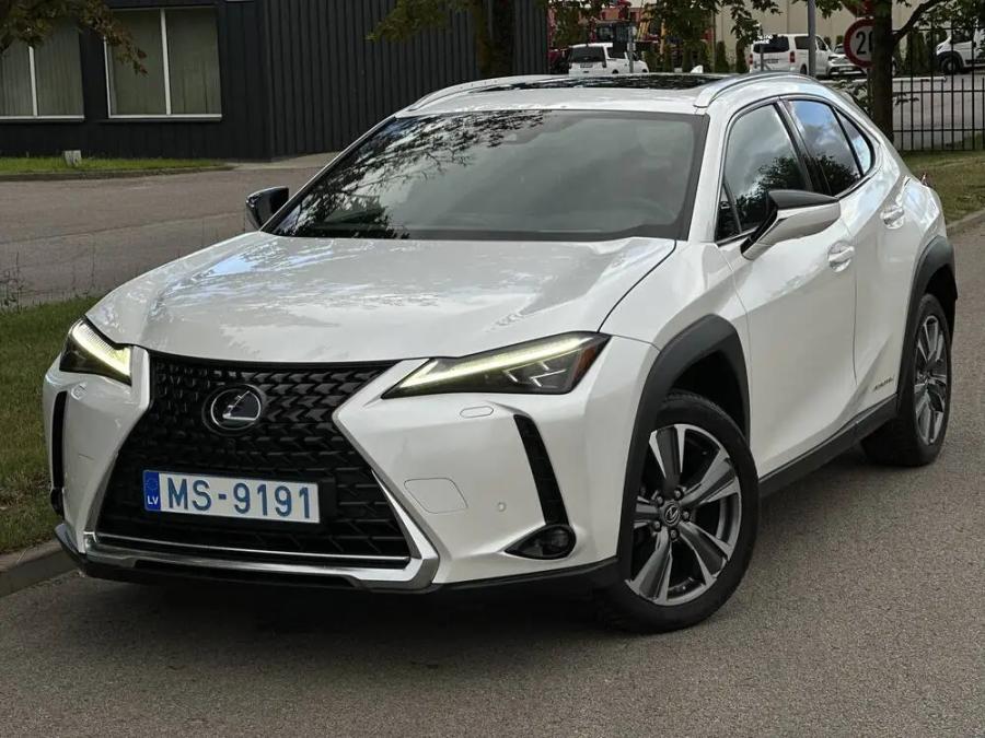 White Lexus UX 300e 2021 in Riga, with an engine capacity of 0.00 L and mileage of 78 thousand km for 26200 €, photo 27 on AUTOMOTO.COM.LV