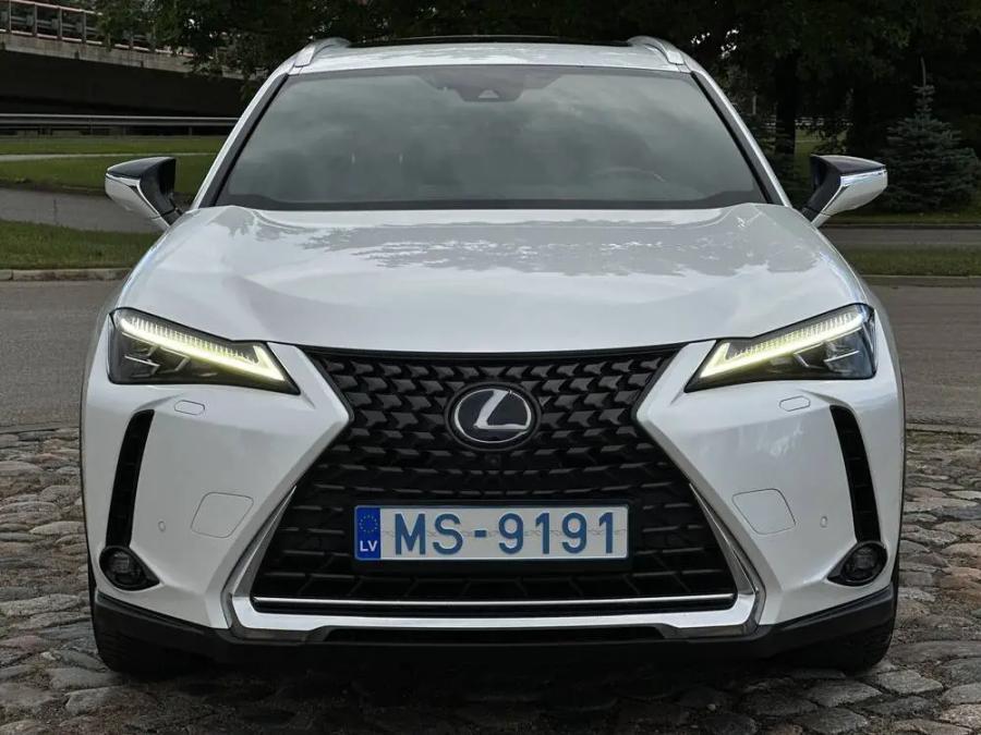 White Lexus UX 300e 2021 in Riga, with an engine capacity of 0.00 L and mileage of 78 thousand km for 26200 €, photo 29 on AUTOMOTO.COM.LV
