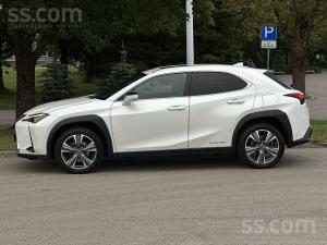 Balts Lexus UX 300e 2022 Rīga, ar dzinēja tilpumu 0.00 L un nobraukumu 78 tūkst. km par 26200 €, foto 3 vietnē AUTOMOTO.COM.LV