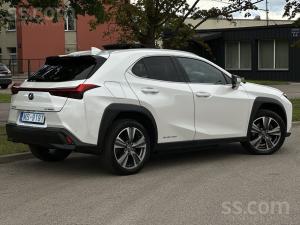 Balts Lexus UX 300e 2022 Rīga, ar dzinēja tilpumu 0.00 L un nobraukumu 78 tūkst. km par 26200 €, foto 4 vietnē AUTOMOTO.COM.LV