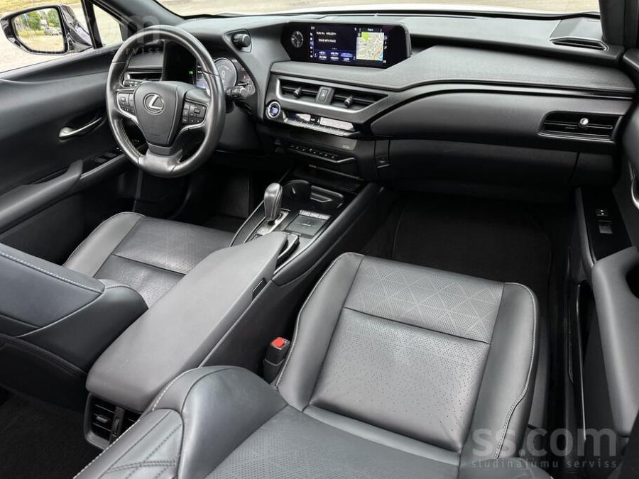 Balts Lexus UX 300e 2022 Rīga, ar dzinēja tilpumu 0.00 L un nobraukumu 78 tūkst. km par 26200 €, foto 16 vietnē AUTOMOTO.COM.LV
