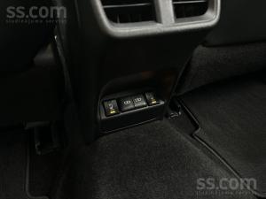 Balts Lexus UX 300e 2022 Rīga, ar dzinēja tilpumu 0.00 L un nobraukumu 78 tūkst. km par 26200 €, foto 24 vietnē AUTOMOTO.COM.LV