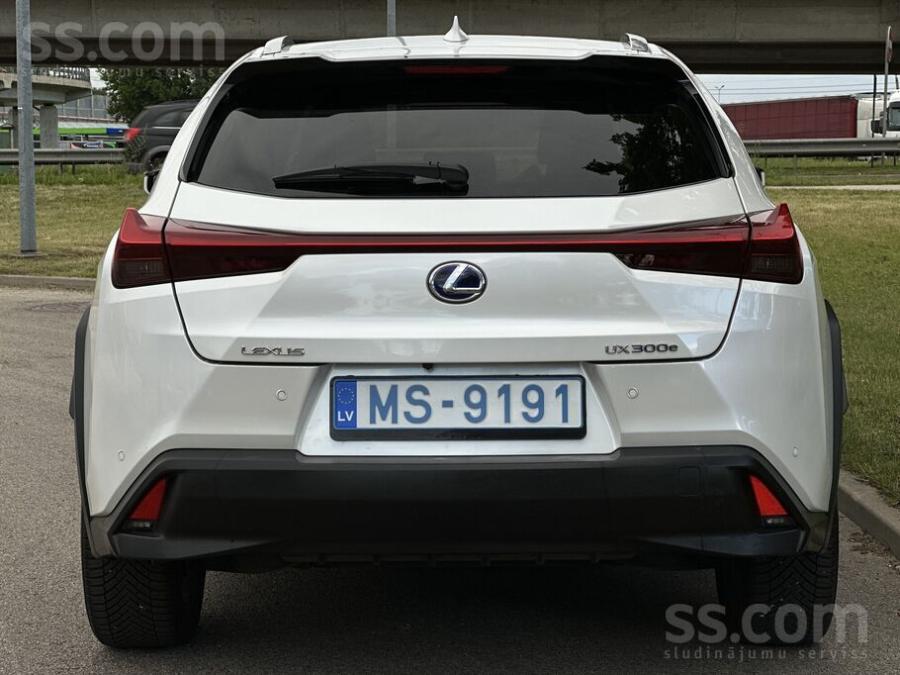 Balts Lexus UX 300e 2022 Rīga, ar dzinēja tilpumu 0.00 L un nobraukumu 78 tūkst. km par 26200 €, foto 30 vietnē AUTOMOTO.COM.LV