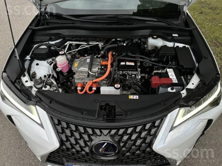 Balts Lexus UX 300e 2022 Rīga, ar dzinēja tilpumu 0.00 L un nobraukumu 78 tūkst. km par 26200 €, foto 36 vietnē AUTOMOTO.COM.LV