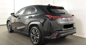 Melns Lexus UX 300h 2025 Viļņa, ar dzinēja tilpumu 1.99 L un nobraukumu 8 tūkst. km par 35900 €, foto 3 vietnē AUTOMOTO.COM.LV