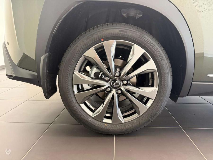 Zaļš Lexus UX 300h 2025 Kauņa, ar dzinēja tilpumu 1.99 L un nobraukumu 5 tūkst. km par 44300 €, foto 31 vietnē AUTOMOTO.COM.LV
