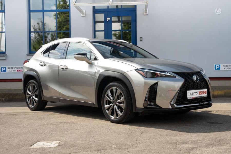 Pelēks Lexus UX 300h 2024 Viļņa, ar dzinēja tilpumu 1.99 L un nobraukumu 15 tūkst. km par 36900 €, foto 1 vietnē AUTOMOTO.COM.LV