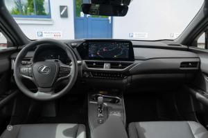 Pelēks Lexus UX 300h 2024 Viļņa, ar dzinēja tilpumu 1.99 L un nobraukumu 15 tūkst. km par 36900 €, foto 4 vietnē AUTOMOTO.COM.LV