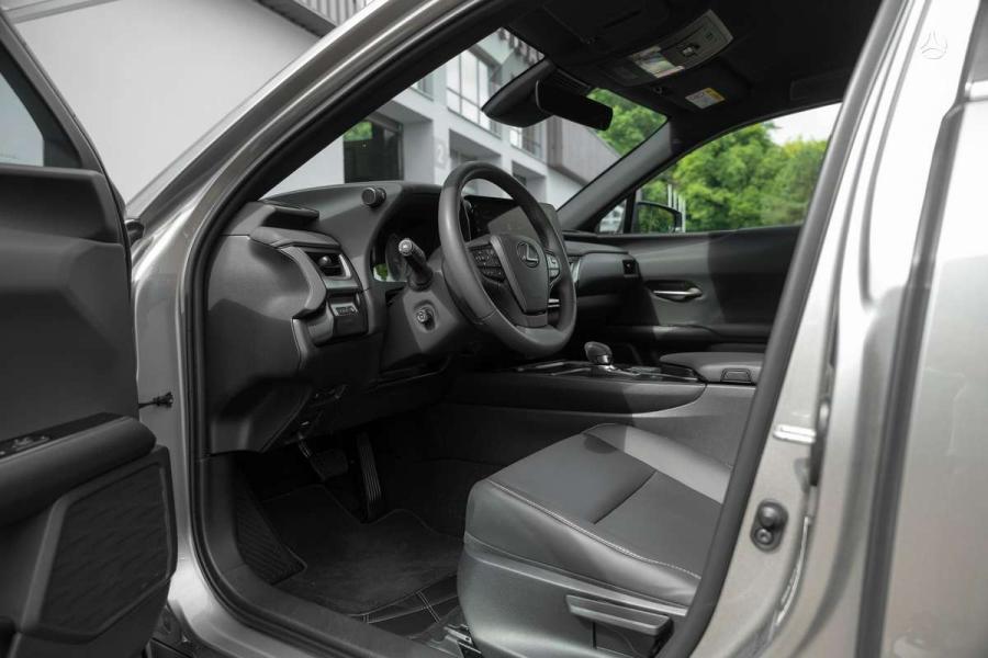 Pelēks Lexus UX 300h 2024 Viļņa, ar dzinēja tilpumu 1.99 L un nobraukumu 15 tūkst. km par 36900 €, foto 17 vietnē AUTOMOTO.COM.LV