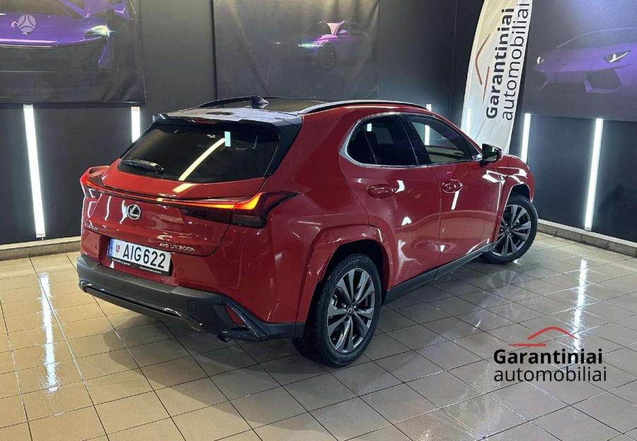 Red Lexus UX 300h 2024 in Vilnius, with an engine capacity of 1.99 L and mileage of 6 thousand km for 42550 €, photo 2 on AUTOMOTO.COM.LV