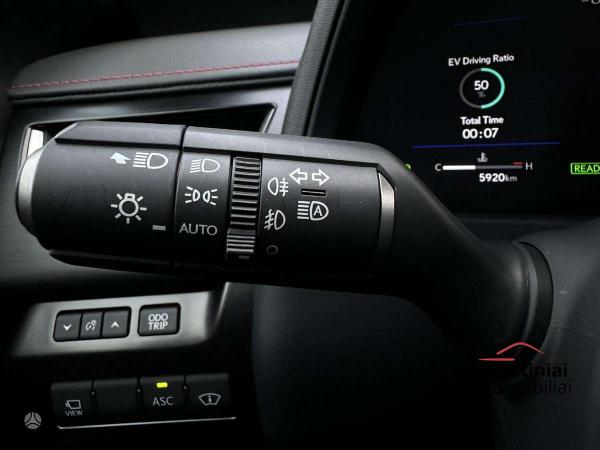 Красный Лексус UX 300h 2024 в Вильнюс, объемом двигателя 1.99 л и пробегом 6 тыс. км за 42550 €, фото 11 на AUTOMOTO.COM.LV