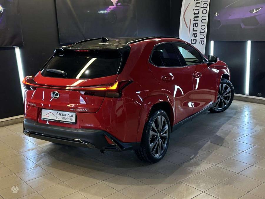 Red Lexus UX 300h 2024 in Vilnius, with an engine capacity of 2.00 L and mileage of 4 thousand km for 40750 €, photo 3 on AUTOMOTO.COM.LV