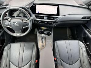 Red Lexus UX 300h 2024 in Vilnius, with an engine capacity of 2.00 L and mileage of 4 thousand km for 40750 €, photo 4 on AUTOMOTO.COM.LV