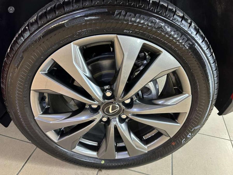 Red Lexus UX 300h 2024 in Vilnius, with an engine capacity of 2.00 L and mileage of 4 thousand km for 40750 €, photo 41 on AUTOMOTO.COM.LV