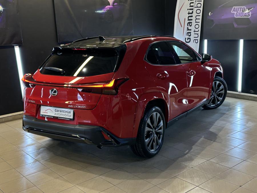 Red Lexus UX 300h 2024 in Avizieniai, with an engine capacity of 2.00 L and mileage of 4 thousand km for 40750 €, photo 3 on AUTOMOTO.COM.LV