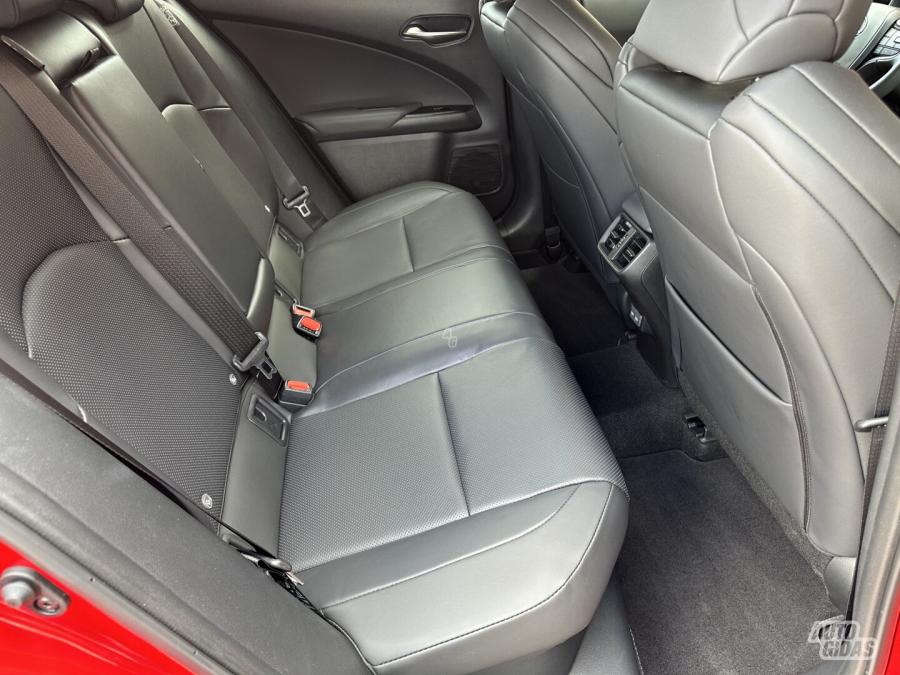 Red Lexus UX 300h 2024 in Avizieniai, with an engine capacity of 2.00 L and mileage of 4 thousand km for 40750 €, photo 6 on AUTOMOTO.COM.LV