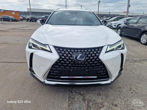 Balts Lexus UX 300h 2020 Kauņa, ar dzinēja tilpumu 2.00 L un nobraukumu 157 tūkst. km par 19950 €, foto 2 vietnē AUTOMOTO.COM.LV