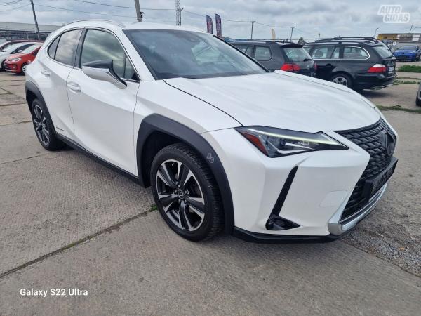 Balts Lexus UX 300h 2020 Kauņa, ar dzinēja tilpumu 2.00 L un nobraukumu 157 tūkst. km par 19950 €, foto 3 vietnē AUTOMOTO.COM.LV