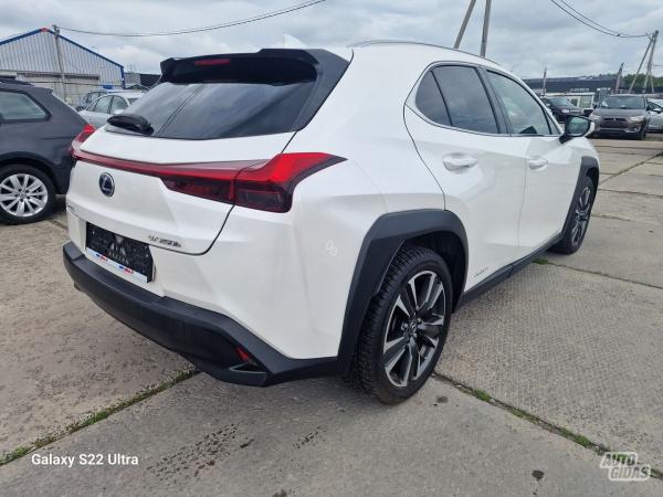 Balts Lexus UX 300h 2020 Kauņa, ar dzinēja tilpumu 2.00 L un nobraukumu 157 tūkst. km par 19950 €, foto 5 vietnē AUTOMOTO.COM.LV