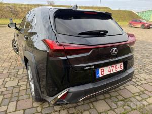 Melns Lexus UX 2019 Daugavpils, ar dzinēja tilpumu 2.00 L un nobraukumu 82 tūkst. km par 25750 €, foto 4 vietnē AUTOMOTO.COM.LV