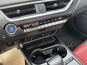 Melns Lexus UX 2019 Daugavpils, ar dzinēja tilpumu 2.00 L un nobraukumu 0 tūkst. km par 22999 €, foto 32 vietnē AUTOMOTO.COM.LV