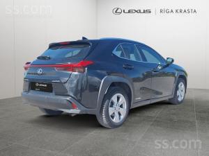Melns Lexus UX 2020 Rīga, ar dzinēja tilpumu 2.00 L un nobraukumu 95 tūkst. km par 26900 €, foto 2 vietnē AUTOMOTO.COM.LV