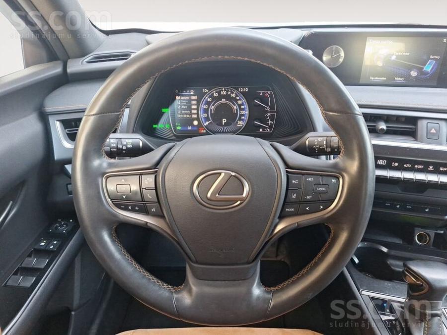 Melns Lexus UX 2020 Rīga, ar dzinēja tilpumu 2.00 L un nobraukumu 95 tūkst. km par 26900 €, foto 10 vietnē AUTOMOTO.COM.LV