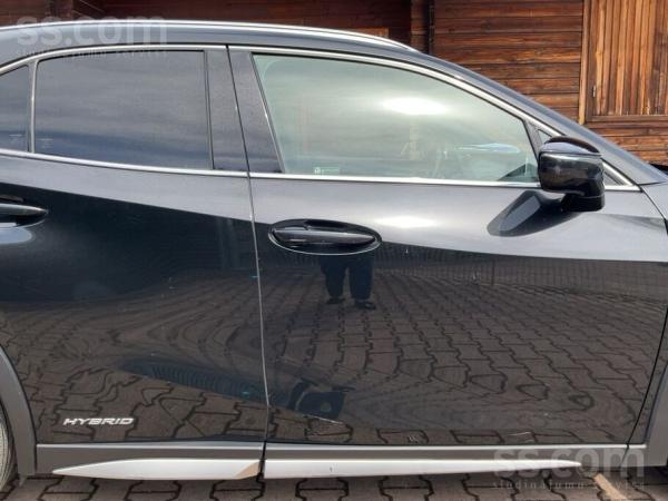 Черный Лексус UX 2020 в Даугавпилс, объемом двигателя 2.00 л и пробегом 130 тыс. км за 21299 €, фото 9 на AUTOMOTO.COM.LV
