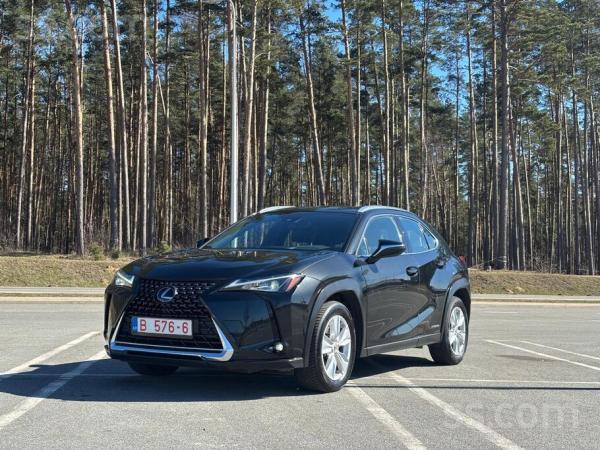 Melns Lexus UX 2020 Rīga, ar dzinēja tilpumu 2.00 L un nobraukumu 75 tūkst. km par 23800 €, foto 2 vietnē AUTOMOTO.COM.LV