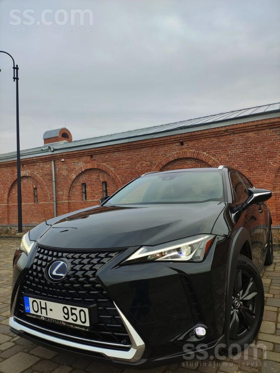 Melns Lexus UX 2021 Daugavpils, ar dzinēja tilpumu 2.00 L un nobraukumu 107 tūkst. km par 23900 €, foto 2 vietnē AUTOMOTO.COM.LV