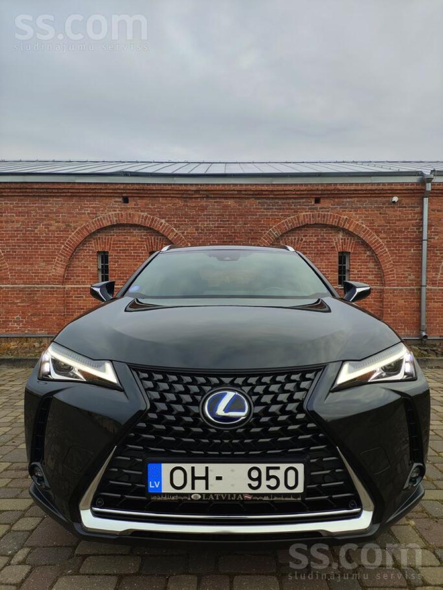 Melns Lexus UX 2021 Daugavpils, ar dzinēja tilpumu 2.00 L un nobraukumu 107 tūkst. km par 23900 €, foto 3 vietnē AUTOMOTO.COM.LV
