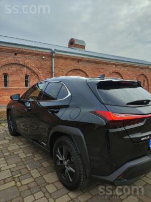 Melns Lexus UX 2021 Daugavpils, ar dzinēja tilpumu 2.00 L un nobraukumu 107 tūkst. km par 23900 €, foto 6 vietnē AUTOMOTO.COM.LV