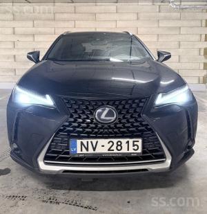 Black Lexus UX 2021 in Riga, with an engine capacity of 2.00 L and mileage of 56 thousand km for 23500 €, photo 7 on AUTOMOTO.COM.LV
