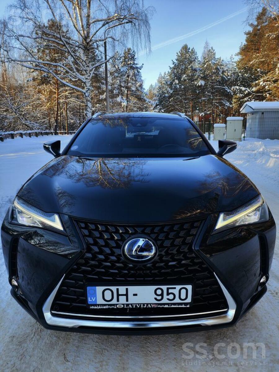 Melns Lexus UX 2021 Daugavpils, ar dzinēja tilpumu 2.00 L un nobraukumu 108 tūkst. km par 23300 €, foto 1 vietnē AUTOMOTO.COM.LV